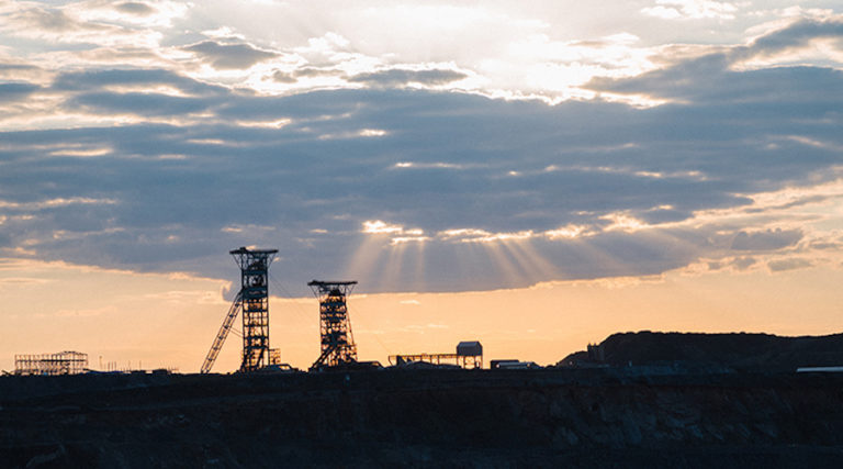 De Beers $2.3B Venetia mine expansion yields first diamonds - Canadian ...