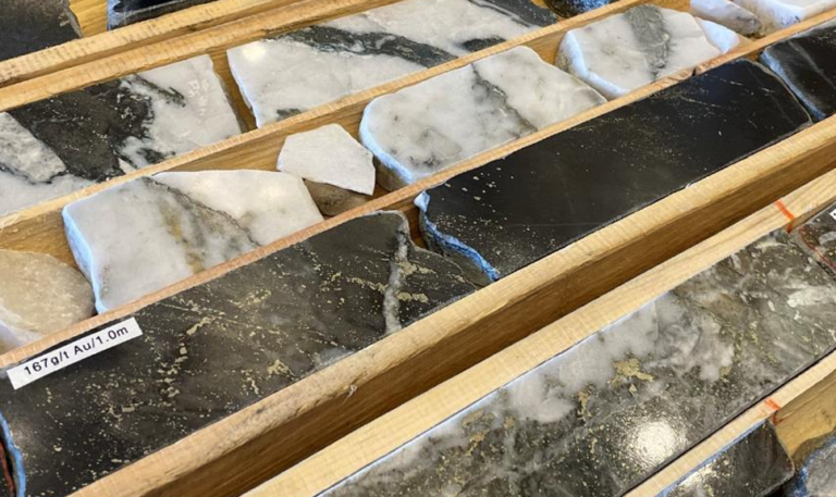 Azimut counts 825,100 oz. gold in Patwon zone at Elmer project ...