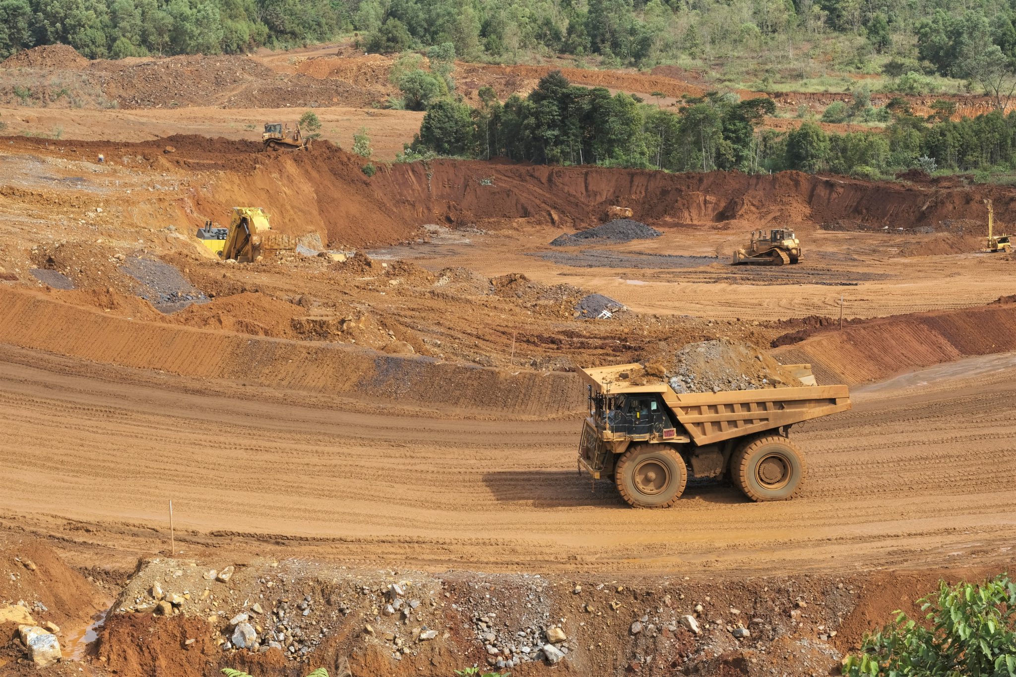 Reshaping the future: The 2025 risks and opportunities in mining and ...